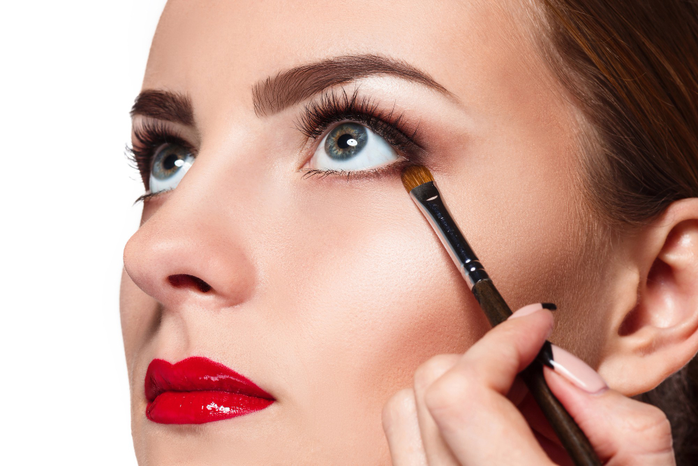 Master the Art of Eye Makeup with Tips for Stunning Eyes